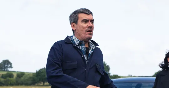 Cain by Emmerdale legend’s side ahead of devastating death – Daily News