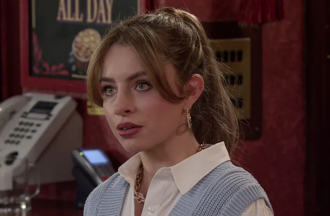 Coronation Street confirms sad Daisy update as she’s rushed to hospital ...